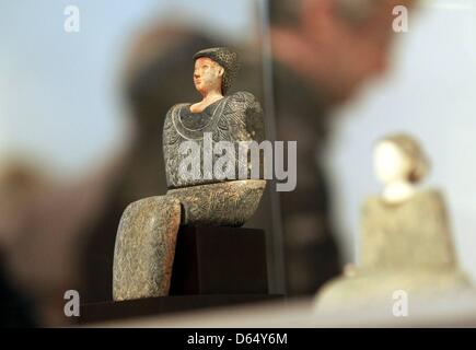 A "Bactrian Princess" is displayed in the Fridericianum in Kassel ...
