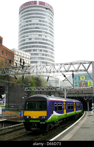 Silverlink Trains class 321, Birmingham New Street station, West ...