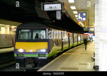 Silverlink Trains class 321, Birmingham New Street station, West ...