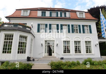 The Consulate General of the Republic of Poland in Manchester.England ...