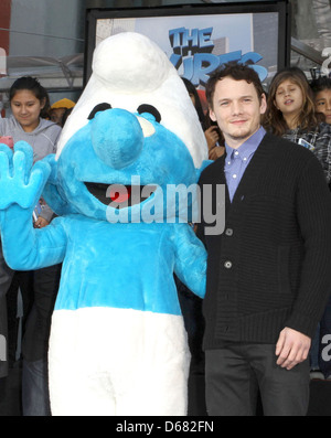 Clumsy Smurf at The Smurfs Hand & Footprint Ceremony held at Grauman's ...