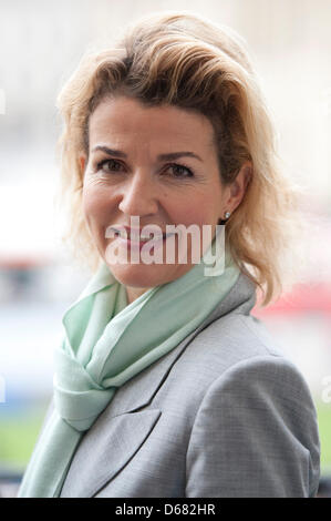 Violinist Anne-Sophie Mutter (FRONT) and Latvian conductor Mariss ...