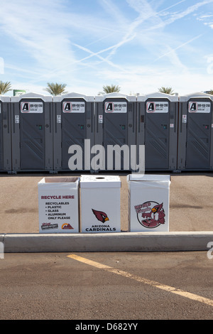 People tailgate before an NFL football game between the Las Vegas ...
