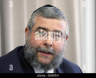 President of the Conference of European Rabbis, Pinchas Goldschmidt (R ...