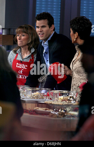 Debra Humphries, Kris Humphries, Robin Roberts Kris Humphries ...