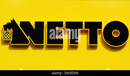 Netto Supermarket Sign Logo UK Stock Photo - Alamy