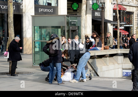 French undercover police arresting pickpockets on The Champs-Elysees ...