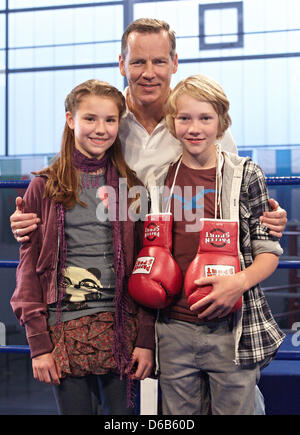 Carolin Garnier, Henry Maske, Bruno Alexander at a photocall for ARD TV ...