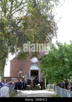 The Castle de Anvaing where the family De Lannoy holds the the funeral ...