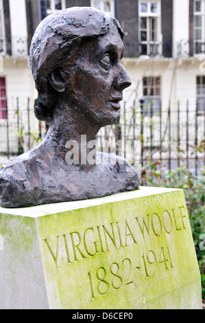 Bust of Virginia Woolf, Tavistock Square London; Büste von Virginia ...