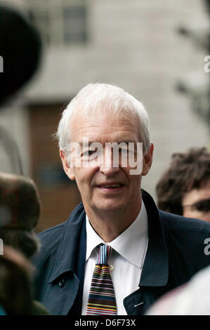 John Snow, Channel 4 TV presenter, interviews people, after Baroness ...