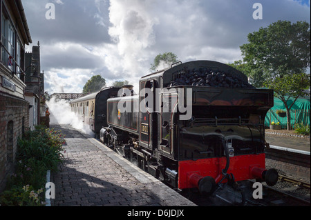 0-6-0 British Rail Tank engine 1501 awaiting departure at Arley Station ...