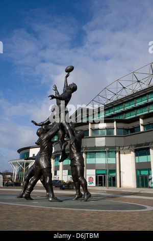 Rugby statue at twickenham stadium 2013 Stock Photo - Alamy