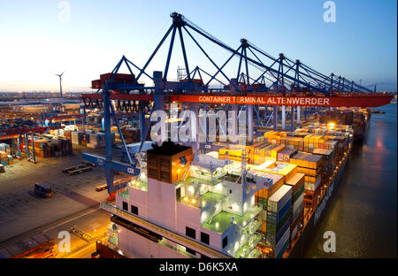 Container ship loaded with cargo. This is the Kyoto Express, a ...