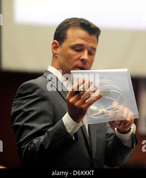 Deputy District Attorney David Walgren, right, and Deputy District ...
