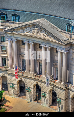 US Federal Government buildings including the Federal Triangle station ...