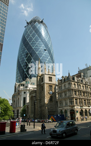Gherkin Building London "aka the Cucumber building Stock Photo - Alamy