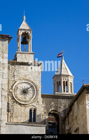 Clock in the Romanesque tower in Narodni Square,Diocletian's Palace ...