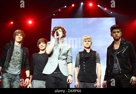 One Direction performances from the opening night of 'The X Factor ...