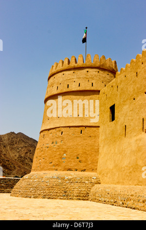 Watch Tower of the old Al Bitnah Fort, Fujairah, United Arab Emirates ...