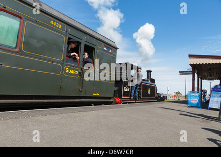 A steam train pulls in to Bodiam Station on the Kent & East Sussex ...