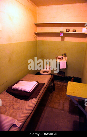 Prisoner Cell, Cellblock B, Alacatraz Prison, San Francisco Bay ...