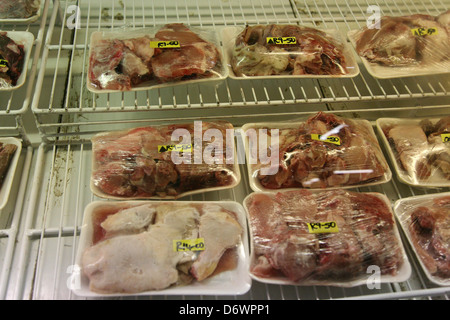 Fresh chicken meat cuts Farm poultry meat set, on wooden cutting board ...