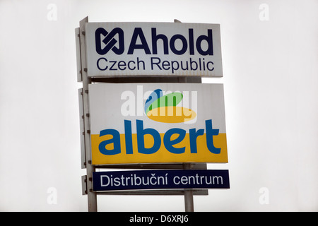 Albert sign logo, supermarket Prague Stock Photo - Alamy