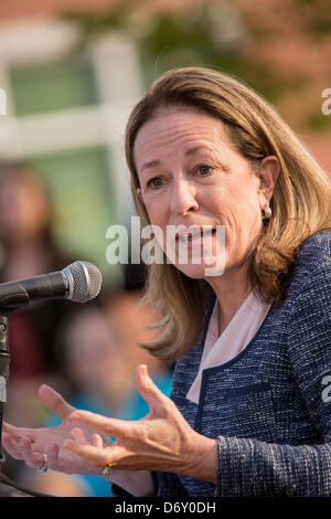 Elizabeth Colbert Busch, sister of comedian Stephen Colbert, shakes ...