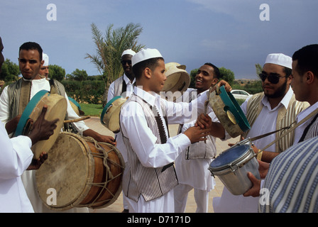 Libya, Near Tripoli, Musicians Playing Ghita (Flute Stock Photo - Alamy