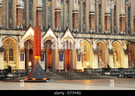Suzzallo Library at night, Red Square, University of Washington ...