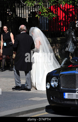 Zara Phillips arrives with her father Mark Phillips The wedding of Zara ...