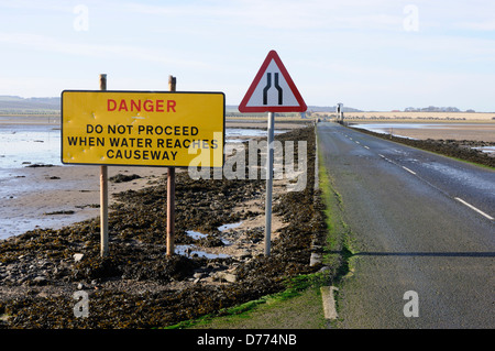 lindisfarne causeway sign, lindisfarne causeway signs, lindisfarne ...