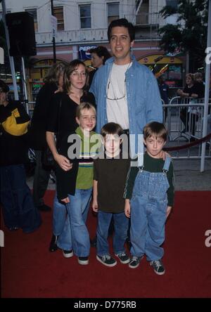 Ray Romano and his wife, Anna Scarpulla, at the Screen Actors Guild ...