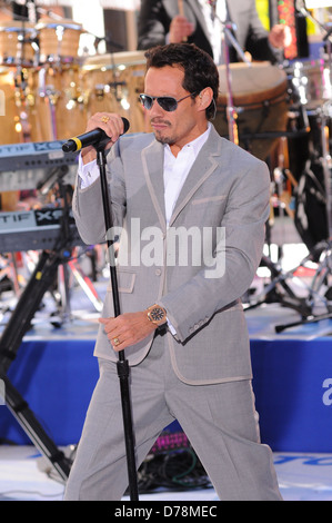 Marc Anthony performing at the Toyota Concert Series at the 'Today ...