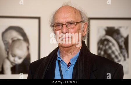 Spanish director Carlos Saura poses during a photocall for the ...