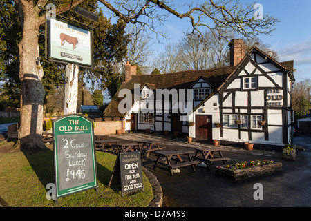 The Bulls Head Inn, Inkberrow, Worcestershire, England, UK Stock Photo ...