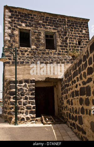 Rechaniya, Israel. 2nd May 2013. Structures and homes in the alleys of ...