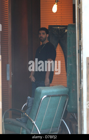 Rapper Drake is seen shopping with friends in Beverly Hills Los Angeles ...