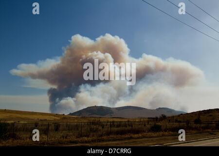 Camarillo, California, USA. 2nd May 2013. What started as a small brush ...