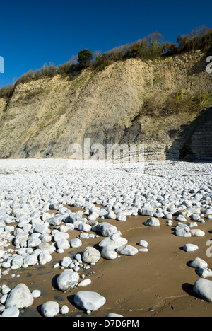 cold knap beach looking towards porthkerry, barry, vale of glamoergan ...