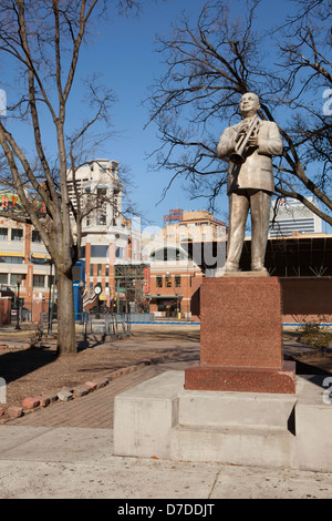 statue of father of the blues w c handy park off beale street memphis ...