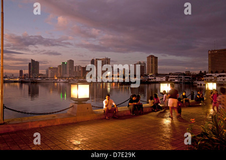 Harbour square, Manila bay, Philippines Stock Photo - Alamy