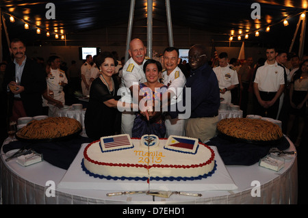 USS Blue Ridge port visit to Zhanjiang 150422 Stock Photo - Alamy