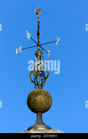 Weather- vane Points North South East West Arrow Stock Photo - Alamy