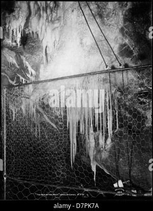 The Jenolan Caves in Australia are a stunning natural wonder, known for ...