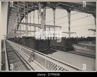 The Sydney Harbour Bridge construction began in 1924 and was completed ...