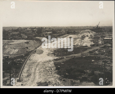 87/1353-43 Photographic print, constructing the northern approach to ...