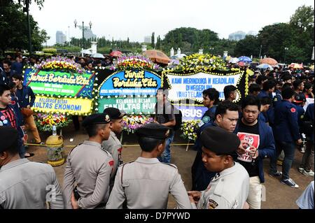 Jakarta, Indonesia. May 12, 2013. Hundreds of Trisakti University ...