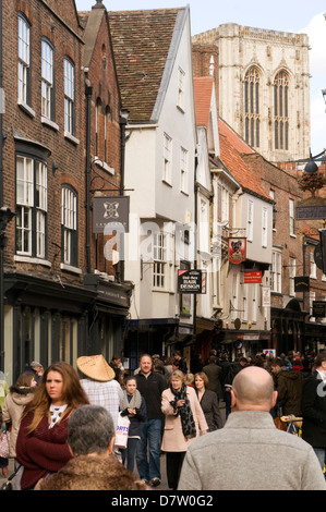 busy highstreet uk york high street streets retail sales people ...